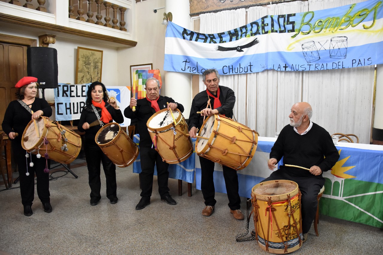 Marcha de los Bombos: una tradición que crece en Trelew – Primer Dato